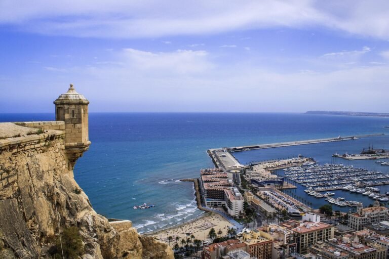 Visiting Alicante Castle (Castillo De Santa Bárbara) In Alicante ...